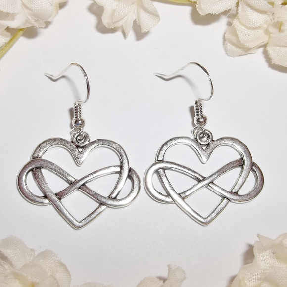wvluckygirl | Jewelry | Silver Heart Earring Set Infinity Symbol Sign ...